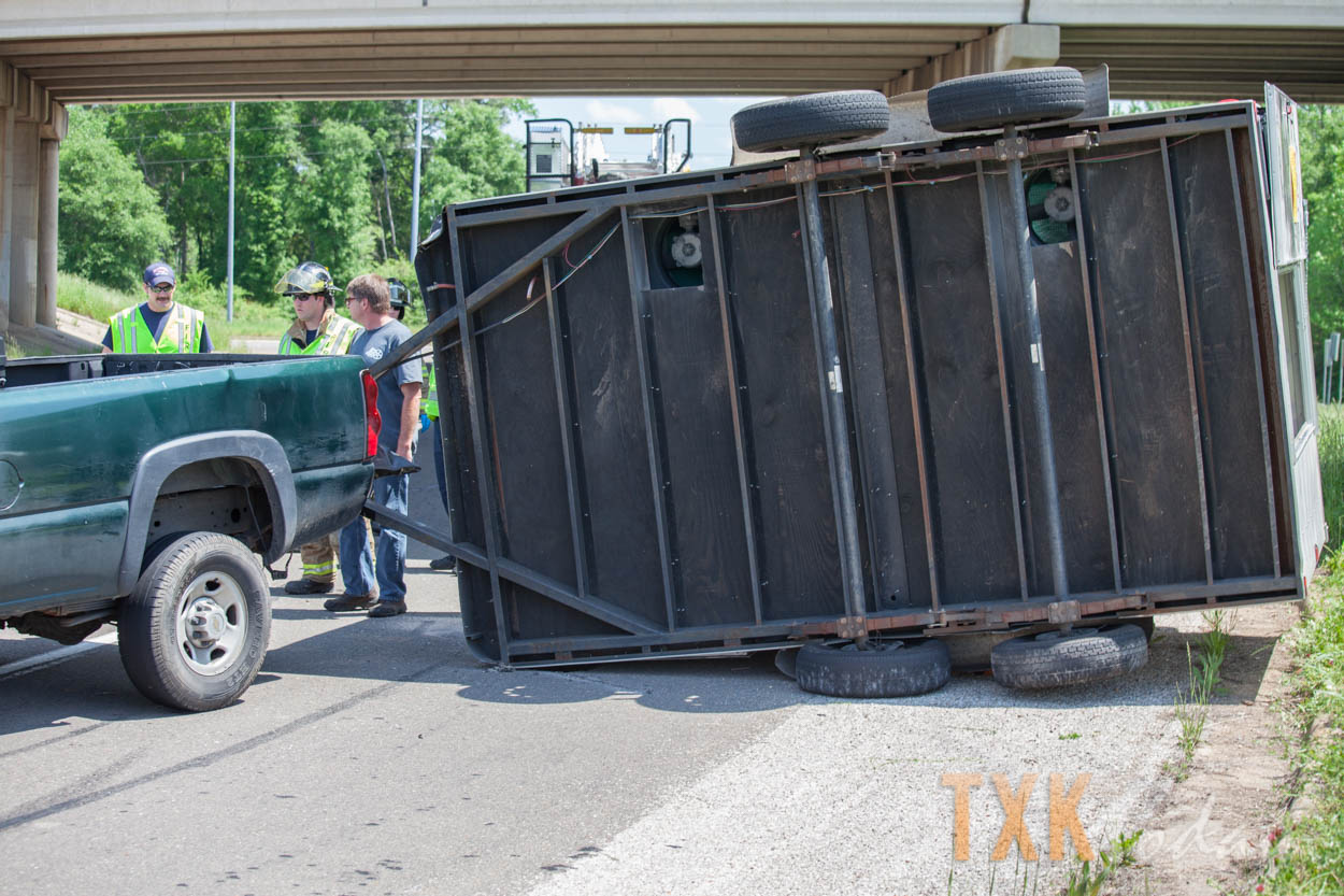 Truck Fails to Negotiate Curve Resulting in Flipped Trailer | Texarkana ...