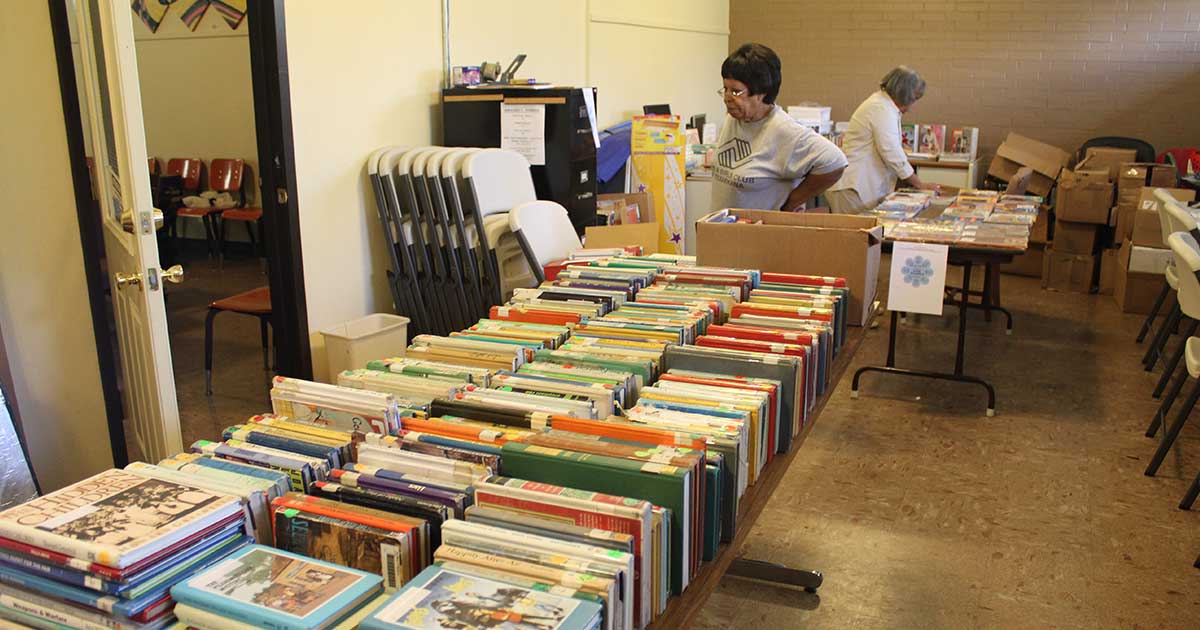 School Donates Books to Help Build Community Mini-Libraries | Texarkana ...