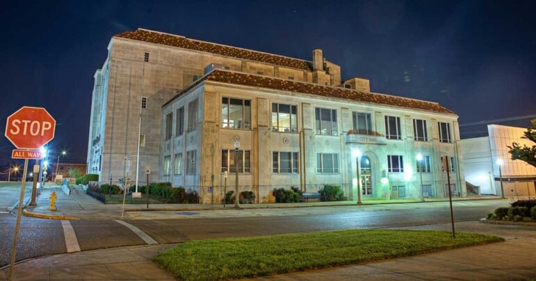 Who Runs the City of Texarkana, Arkansas?
